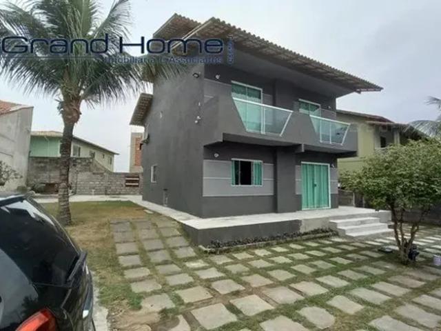 Casa com 4 Quartos e 2 banheiros à Venda, 194 m² por R$ 870.000