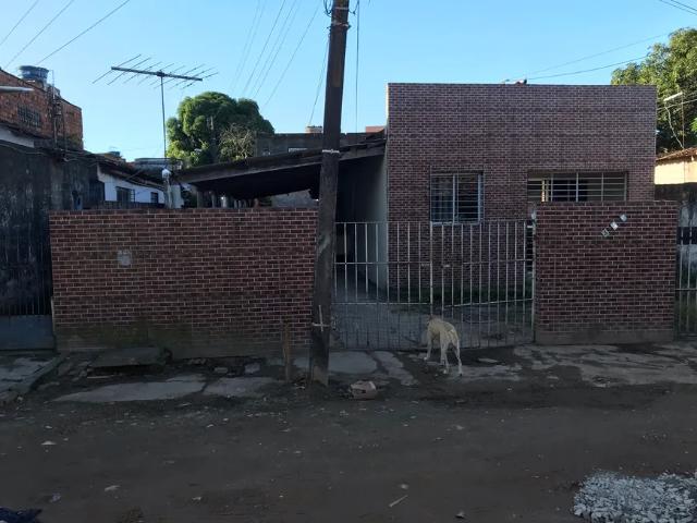 Casa com 4 Quartos e 2 banheiros à Venda, 100 m² por R$ 280.000