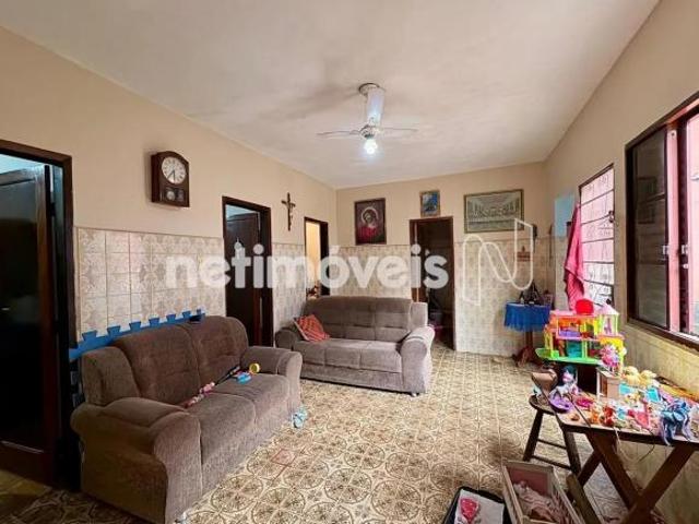 Casa com 4 Quartos e 2 banheiros à Venda, 120 m²  por R$605.000,00