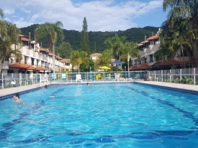 Casa com 4 Quartos e 2 banheiros à Venda, 129 m² por R$ 925.000