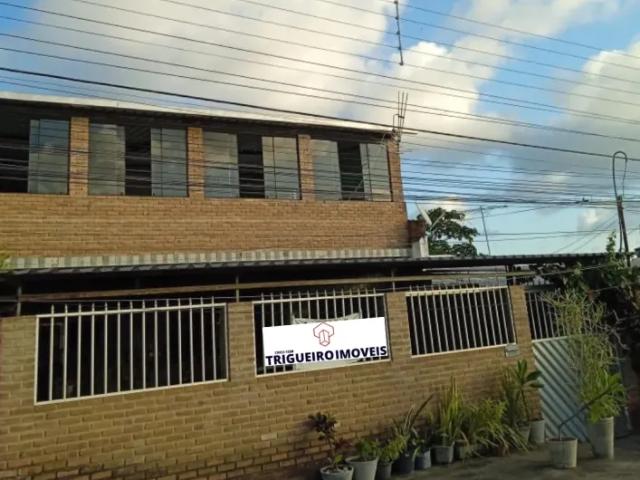 Casa com 4 Quartos e 2 banheiros à Venda, 130 m² por R$ 350.000