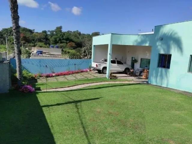Casa com 4 Quartos e 2 banheiros à Venda, 200 m² por R$ 1.000.000