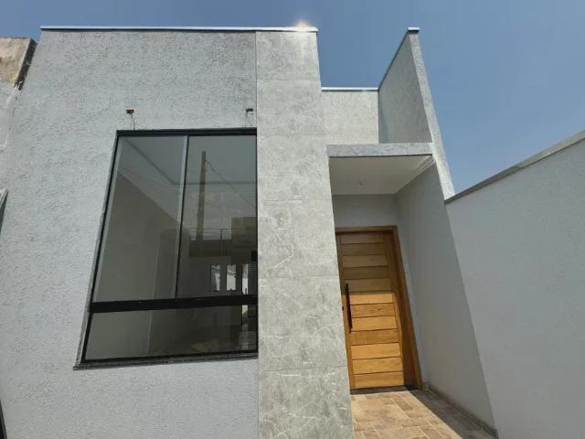 Casa com 4 Quartos e 2 banheiros à Venda, 230 m² por R$ 100.000