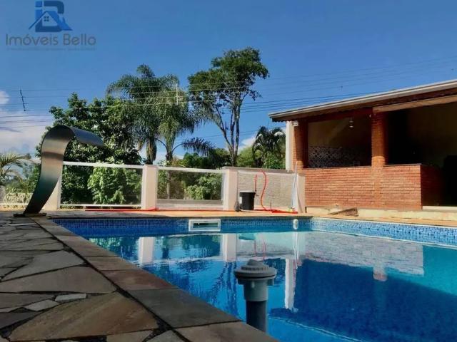 Casa com 4 Quartos e 2 banheiros à Venda, 380 m² por R$ 1.000.000
