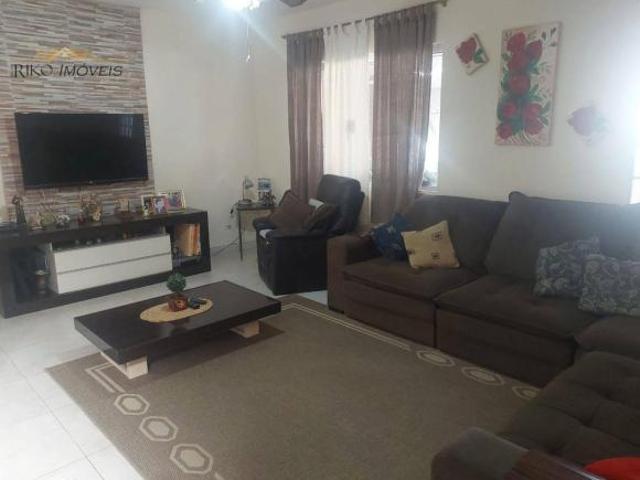 Casa com 4 Quartos e 2 banheiros à Venda, 385 m² por R$ 1.060.000