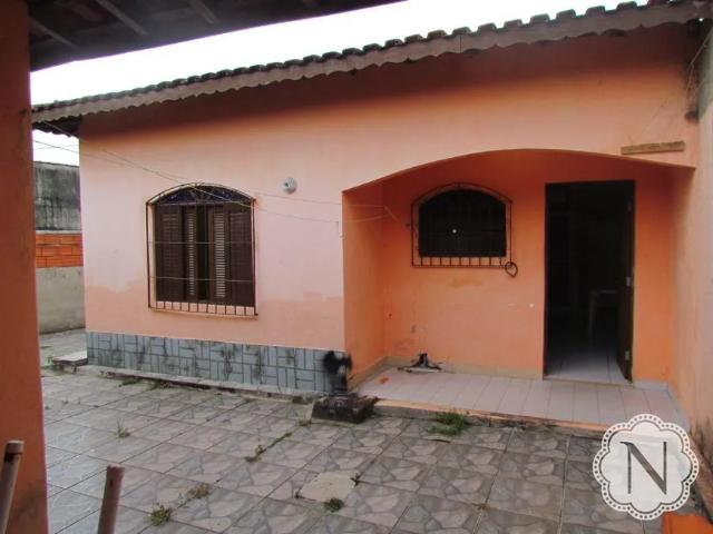 Casa com 4 Quartos e 2 banheiros à Venda, 61 m² por R$ 218.000