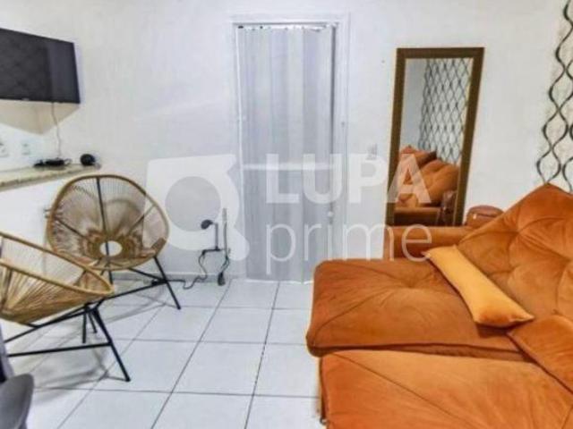 CASA COM 4 QUARTOS E 2 VAGAS DE GARAGEM À VENDA NA MOOCA
