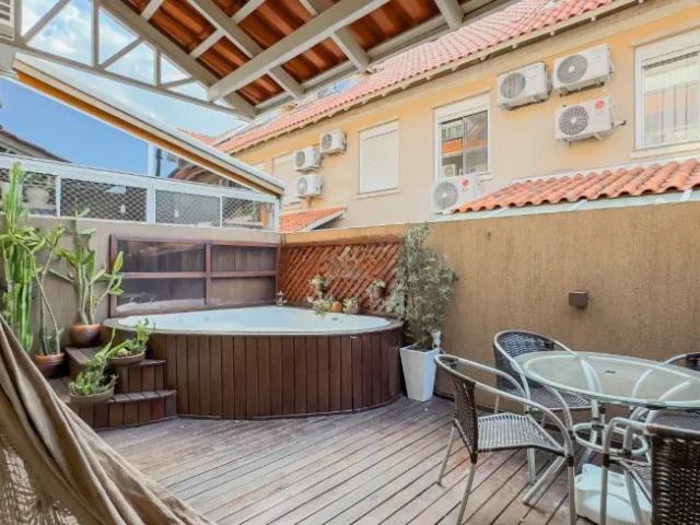 Casa com 4 quartos e 2 vagas em condomínio fechado no Bairro Ecoville