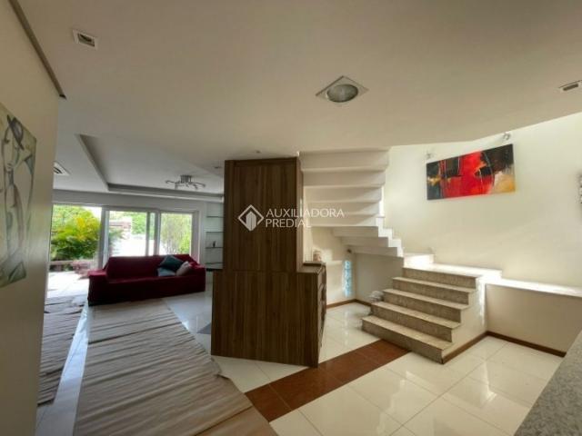 Casa com 4 quartos e 339m² para alugar em Vila Ipiranga, Porto Alegre