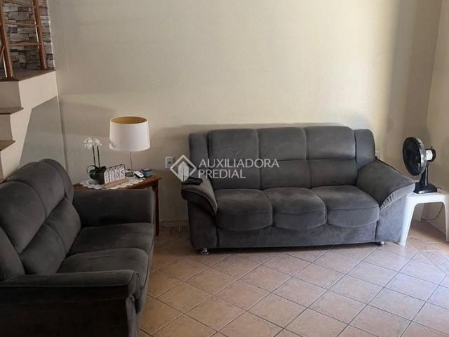 Casa com 4 quartos e 348m² para alugar em Fátima, Canoas
