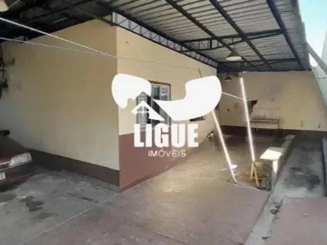 Casa com 4 Quartos e 3 banheiros à Venda, 196 m²
