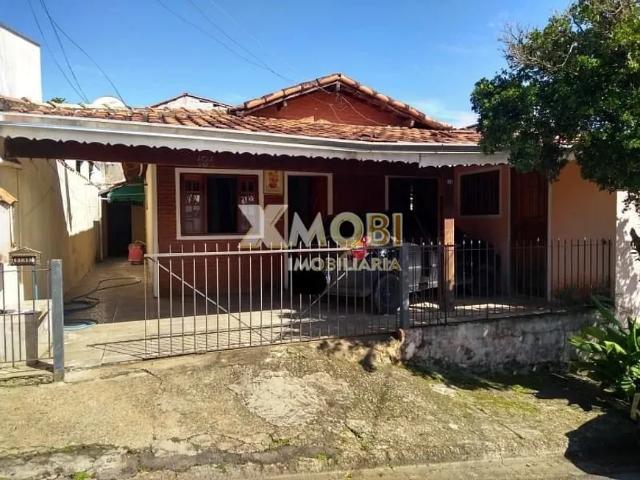 Casa com 4 Quartos e 3 banheiros à Venda, 150 m² por R$ 275.000