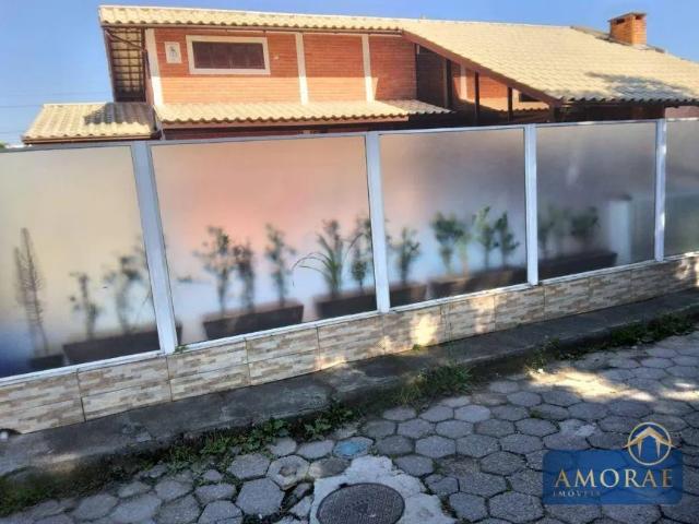 Casa com 4 Quartos e 3 banheiros à Venda, 150 m² por R$ 940.000