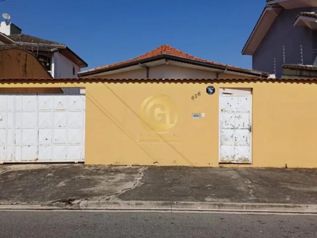 Casa com 4 Quartos e 3 banheiros à Venda, 166 m² por R$ 520.000