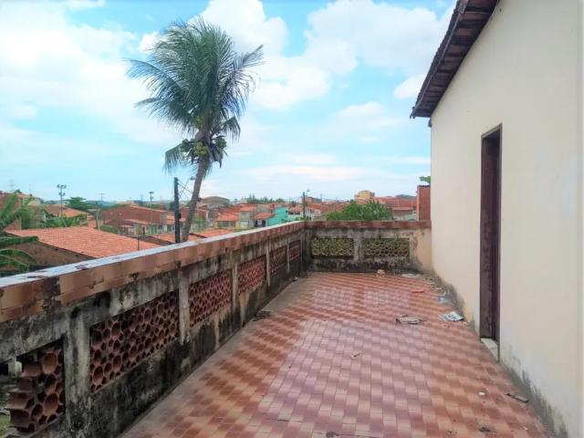Casa com 4 Quartos e 3 banheiros à Venda, 180 m² por R$ 280.000
