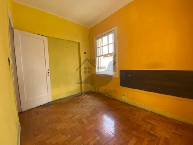 Casa com 4 Quartos e 3 banheiros à Venda, 180 m² por R$ 2.300.000