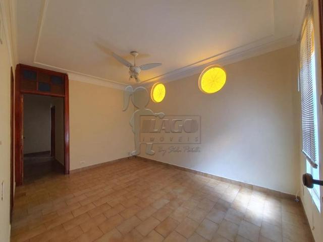 Casa com 4 Quartos e 3 banheiros à Venda, 196 m² por R$ 450.000