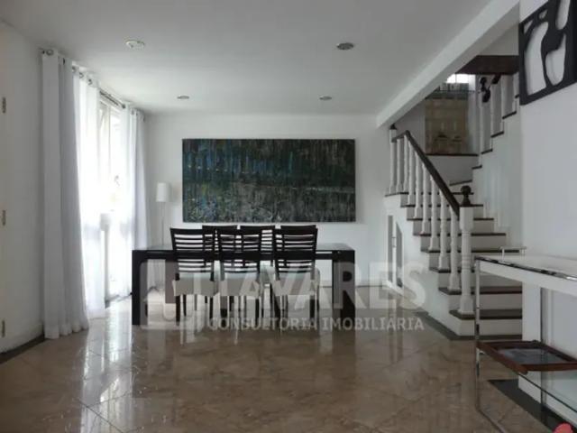 Casa com 4 Quartos e 3 banheiros à Venda, 111 m² por R$ 1.680.000
