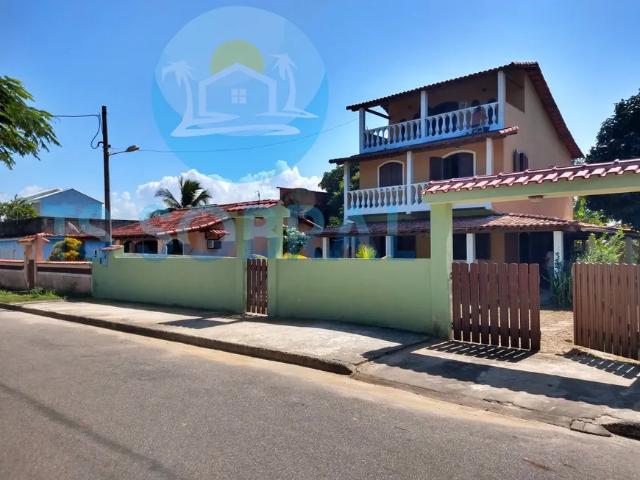 Casa com 4 Quartos e 3 banheiros à Venda, 210 m² por R$ 420.000