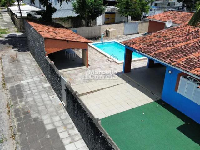 Casa com 4 Quartos e 3 banheiros à Venda, 351 m² por R$ 1.500.000