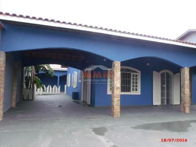 Casa com 4 Quartos e 3 banheiros à Venda, 386 m² por R$ 380.000