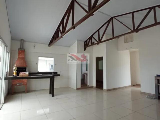 Casa com 4 Quartos e 3 banheiros à Venda, 80 m² por R$ 795.000