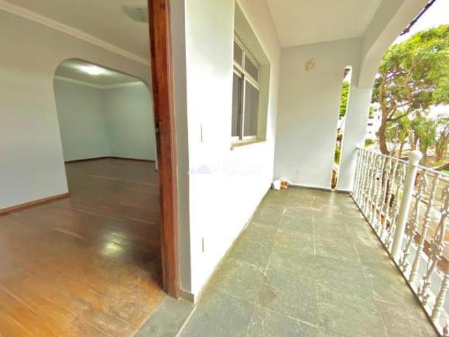 Casa com 4 quartos e 3 banheiros Santa Amélia