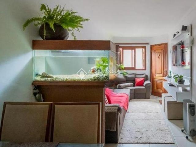 Casa com 4 quartos e 3 vagas no bairro Vila Nova
