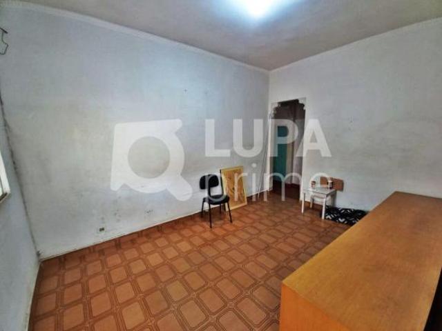 CASA COM 4 QUARTOS E 3 VAGAS DE GARAGEM À VENDA NA VILA MEDEIROS