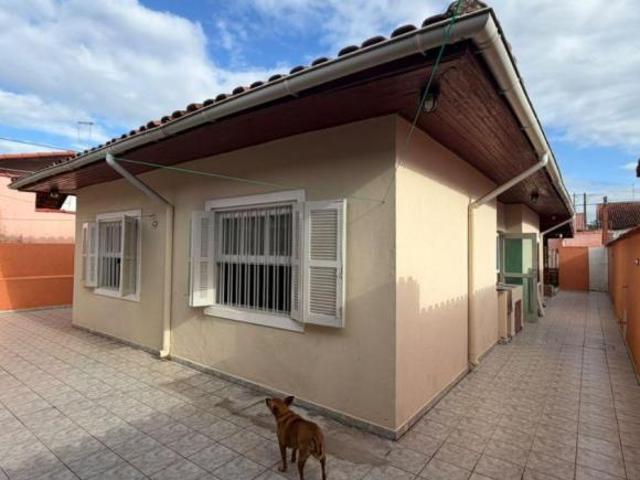 Casa com 4 quartos e área gourmet em Itanhaém