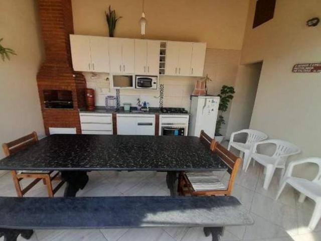 Casa com 4 quartos e área gourmet em Itanhaém