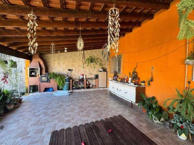 Casa com 4 quartos e área gourmet em Peruíbe