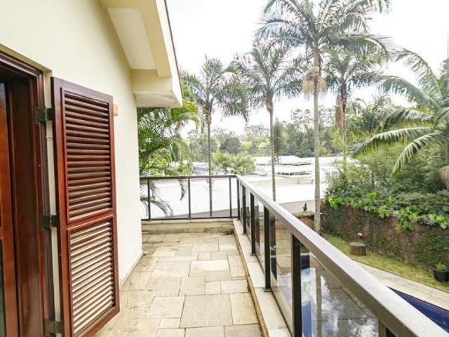 Casa com 4 quartos e ótimo espaço em local nobre no Alto da Boa Vista