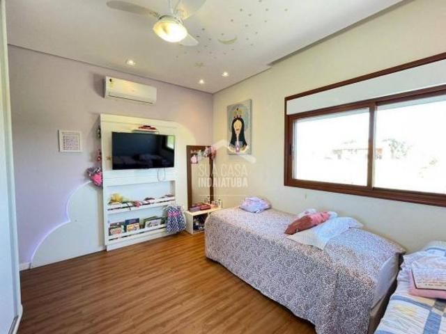 Casa com 4 quartos e piscina em condomínio fechado em Indaiatuba