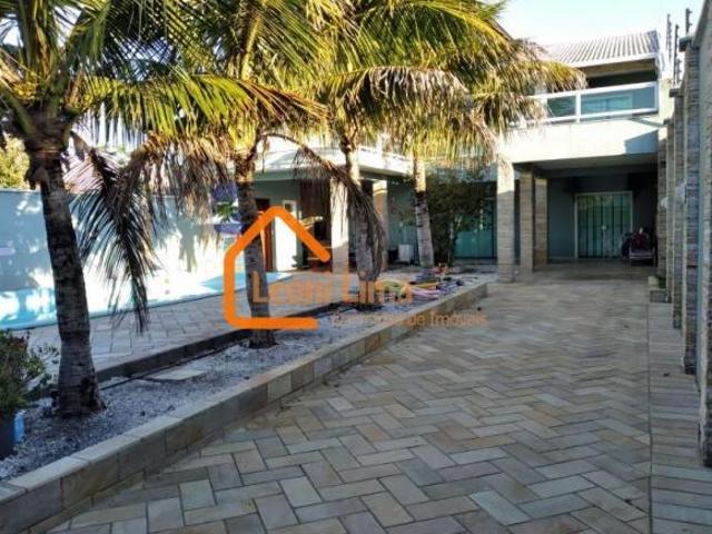 CASA COM 4 QUARTOS E PISCINA EM GUARATUBA PR