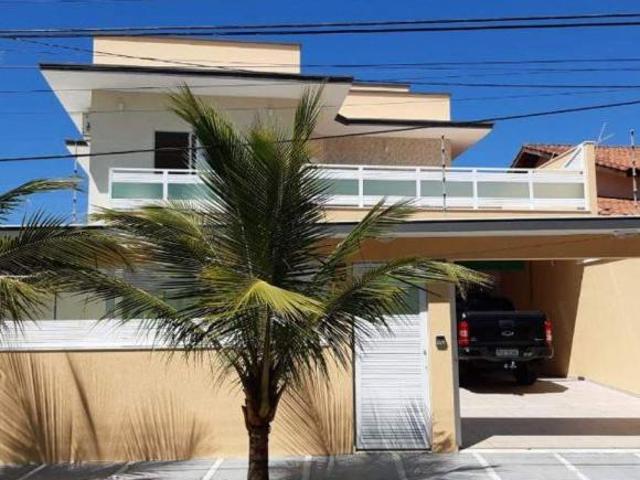 Casa com 4 quartos e piscina em Peruíbe R$ 1.470.000,00