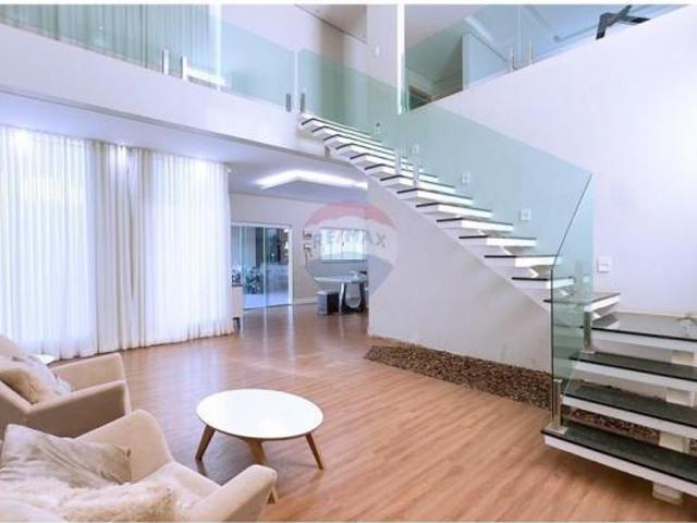 Casa com 4 Quartos e Piscina Ponte Alta Gama