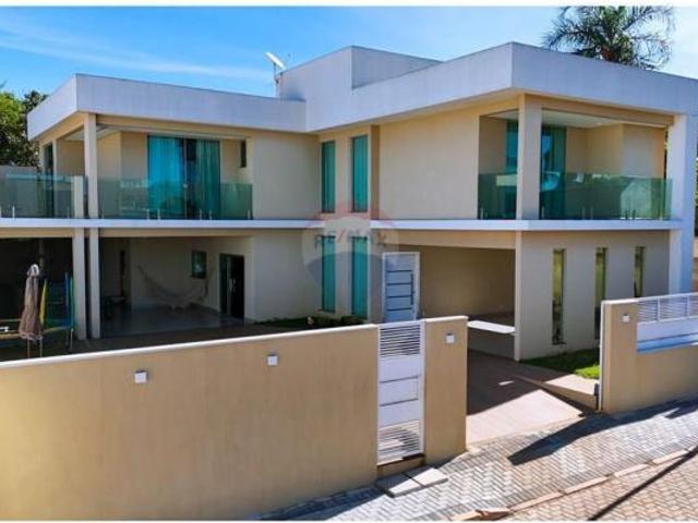 Casa com 4 Quartos e Piscina Ponte Alta Gama