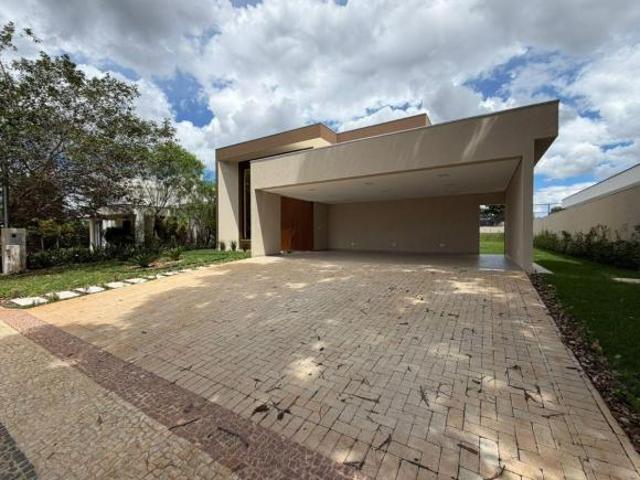 Casa com 4 quartos em Condomínio Vitória Golf, 1000 m² à venda