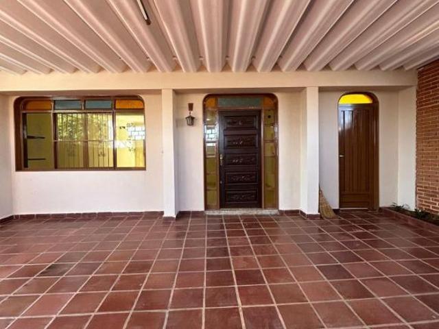 Casa com 4 quartos em Jardim Paulistano, 275 m² à venda