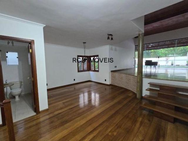 Casa com 4 quartos en Adalgisa, 400 m² de terreno en Venda