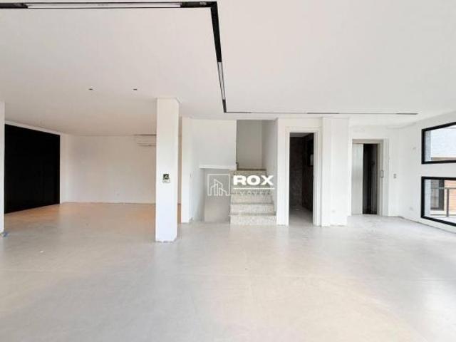 Casa com 4 quartos, elevador e piscina à venda, 400 m² São Braz, Curitiba/PR