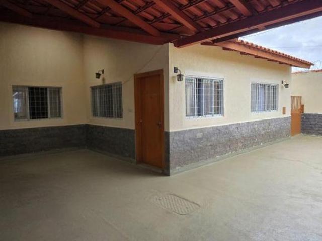 Casa com 4 quartos etapa E Valparaíso sozinha no terreno