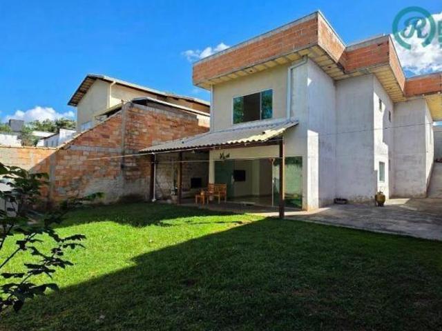 Casa com 4 Quartos – Oportunidade de Valorização em L
