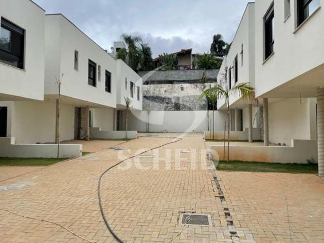 casa com 4 quartos nova em condominio no Jardim Prudencia
