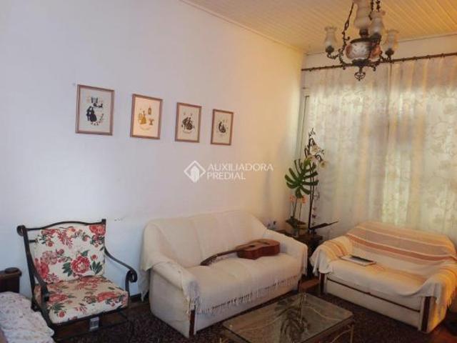 casa com 4 quartos no centro de Dois Irmãos RS