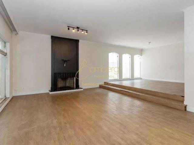 CASA COM 4 QUARTOS NO ALTO DA BOA VISTA