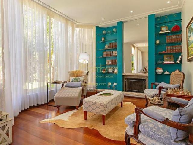 CASA COM 4 QUARTOS NO ALTO DA BOA VISTA!