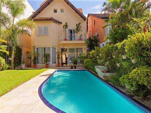 Casa com 4 quartos no alto da boa vista!