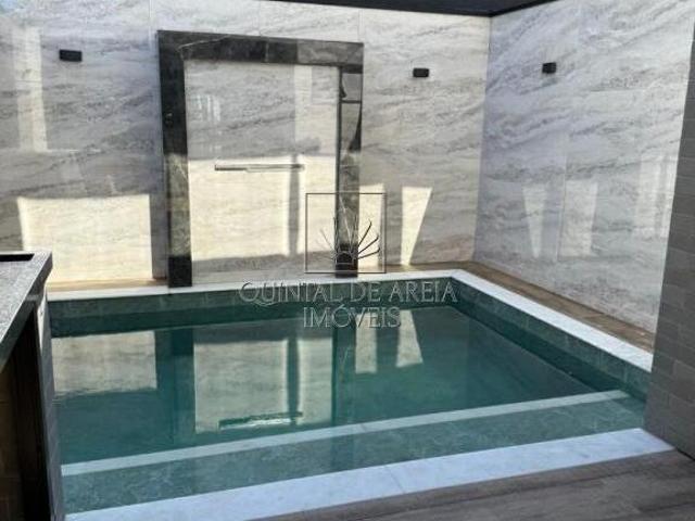 CASA COM 4 QUARTOS NO BOQUEIRÃO EM PRAIA GRANDE